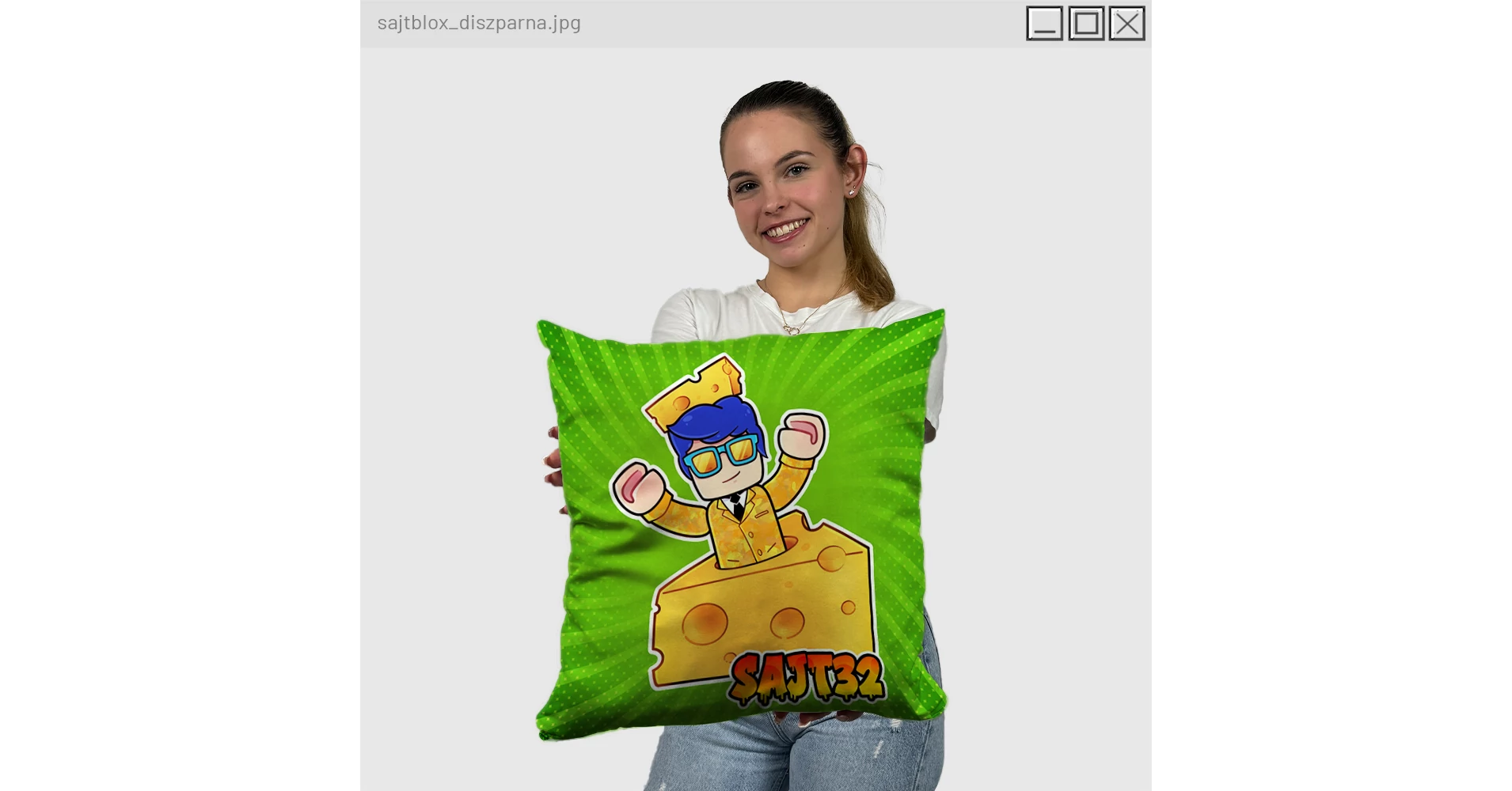 Sajt32 - Sajtblox 2025 díszpárna - Sajt32 - McShop - Póló és egyéb ...